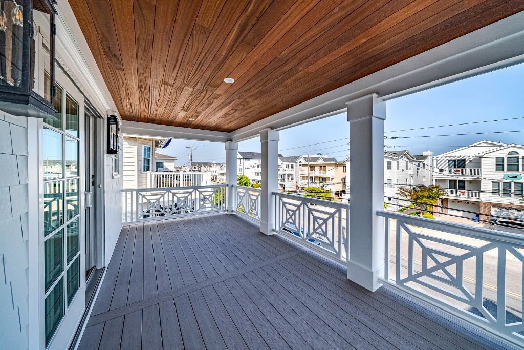 Rooftop Deck & Ocean Views 5BR4.5 BA Condo Across from the Beach ...